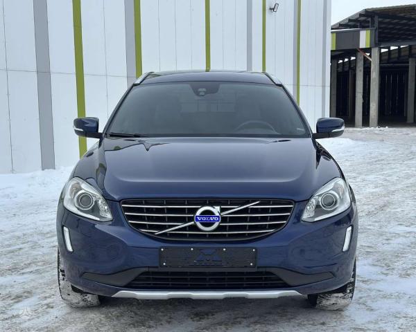 Blue Volvo XC60 2014 in Raseiniai, with an engine capacity of 2.40 L and mileage of 288 thousand km for 11650 €, photo 2 on AUTOMOTO.COM.LV