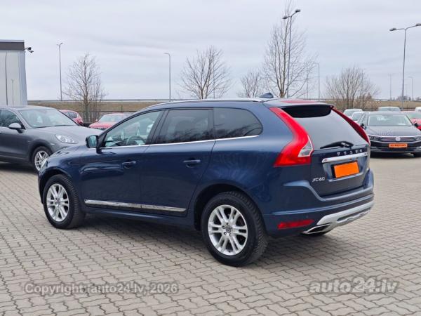 Zils Volvo XC60 2014 Tartu, ar dzinēja tilpumu 2.00 L un nobraukumu 203 tūkst. km par 12990 €, foto 4 vietnē AUTOMOTO.COM.LV