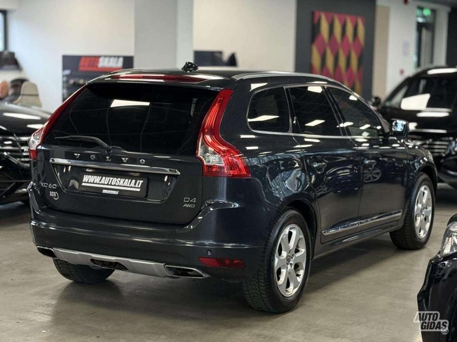 Blue Volvo XC60 2014 in Klaipeda, with an engine capacity of 2.40 L and mileage of 343 thousand km for 12450 €, photo 3 on AUTOMOTO.COM.LV