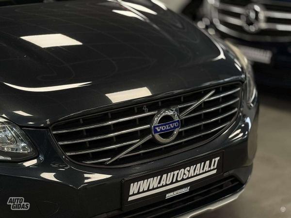 Blue Volvo XC60 2014 in Klaipeda, with an engine capacity of 2.40 L and mileage of 343 thousand km for 12450 €, photo 4 on AUTOMOTO.COM.LV