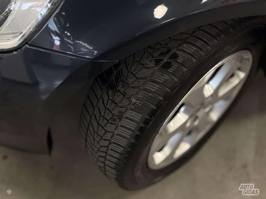 Blue Volvo XC60 2014 in Klaipeda, with an engine capacity of 2.40 L and mileage of 343 thousand km for 12450 €, photo 8 on AUTOMOTO.COM.LV