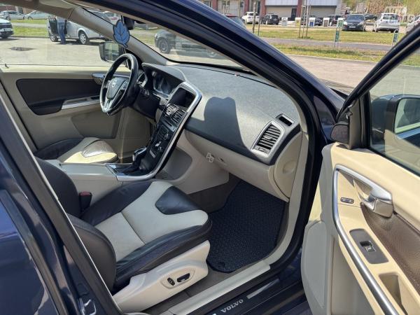 Blue Volvo XC60 2014 in Prienai, with an engine capacity of 3.20 L and mileage of 215 thousand km for 9300 €, photo 10 on AUTOMOTO.COM.LV