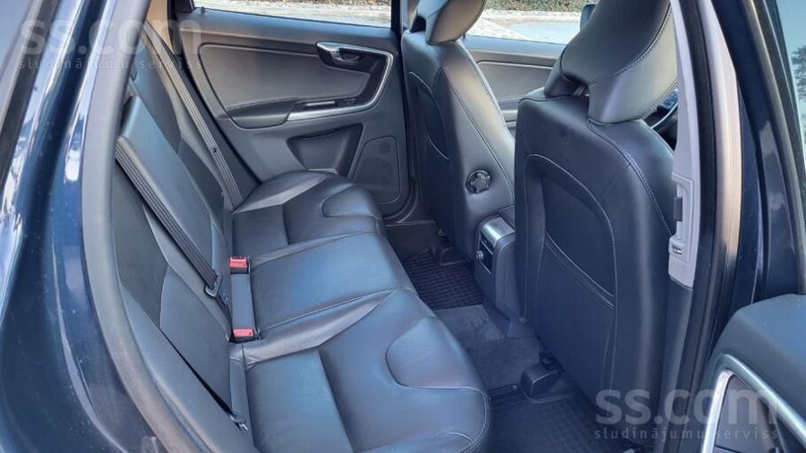 Zils Volvo XC60 2014 Ventspils, ar dzinēja tilpumu 2.00 L un nobraukumu 225 tūkst. km par 10500 €, foto 8 vietnē AUTOMOTO.COM.LV