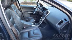 Zils Volvo XC60 2014 Ventspils, ar dzinēja tilpumu 2.00 L un nobraukumu 225 tūkst. km par 10500 €, foto 9 vietnē AUTOMOTO.COM.LV
