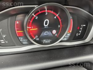 Zils Volvo XC60 2014 Daugavpils, ar dzinēja tilpumu 2.00 L un nobraukumu 219 tūkst. km par 7900 €, foto 9 vietnē AUTOMOTO.COM.LV