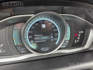 Zils Volvo XC60 2014 Daugavpils, ar dzinēja tilpumu 2.00 L un nobraukumu 219 tūkst. km par 7900 €, foto 10 vietnē AUTOMOTO.COM.LV
