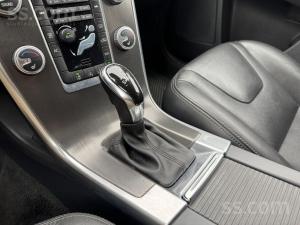 Zils Volvo XC60 2014 Daugavpils, ar dzinēja tilpumu 2.00 L un nobraukumu 219 tūkst. km par 7900 €, foto 13 vietnē AUTOMOTO.COM.LV