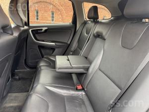 Zils Volvo XC60 2014 Daugavpils, ar dzinēja tilpumu 2.00 L un nobraukumu 219 tūkst. km par 7900 €, foto 16 vietnē AUTOMOTO.COM.LV