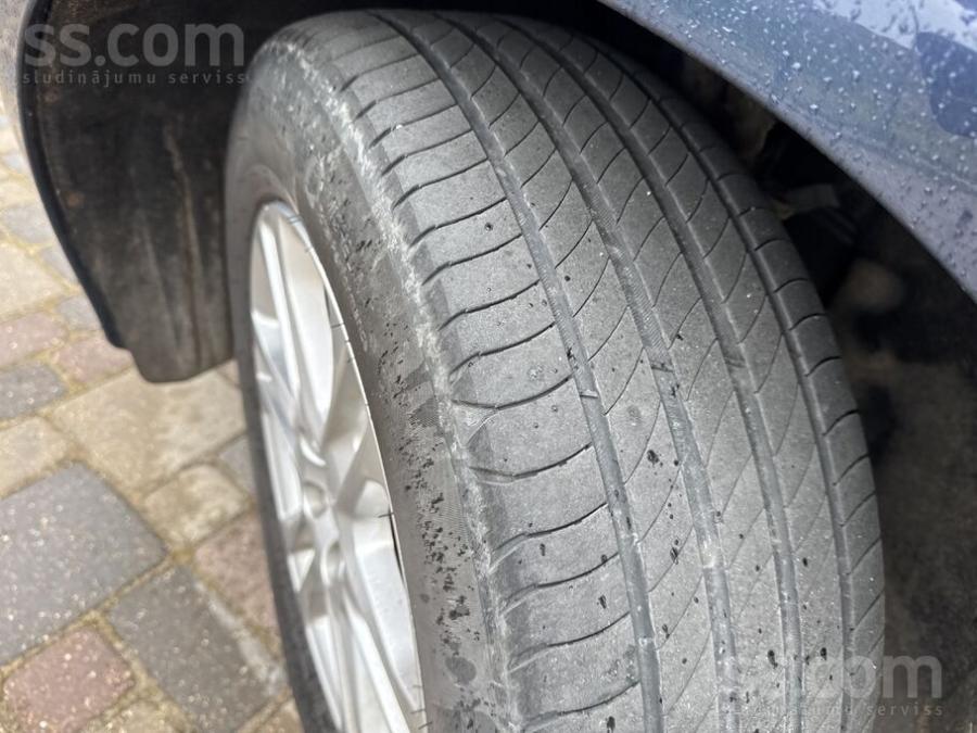 Zils Volvo XC60 2014 Daugavpils, ar dzinēja tilpumu 2.00 L un nobraukumu 219 tūkst. km par 7900 €, foto 25 vietnē AUTOMOTO.COM.LV