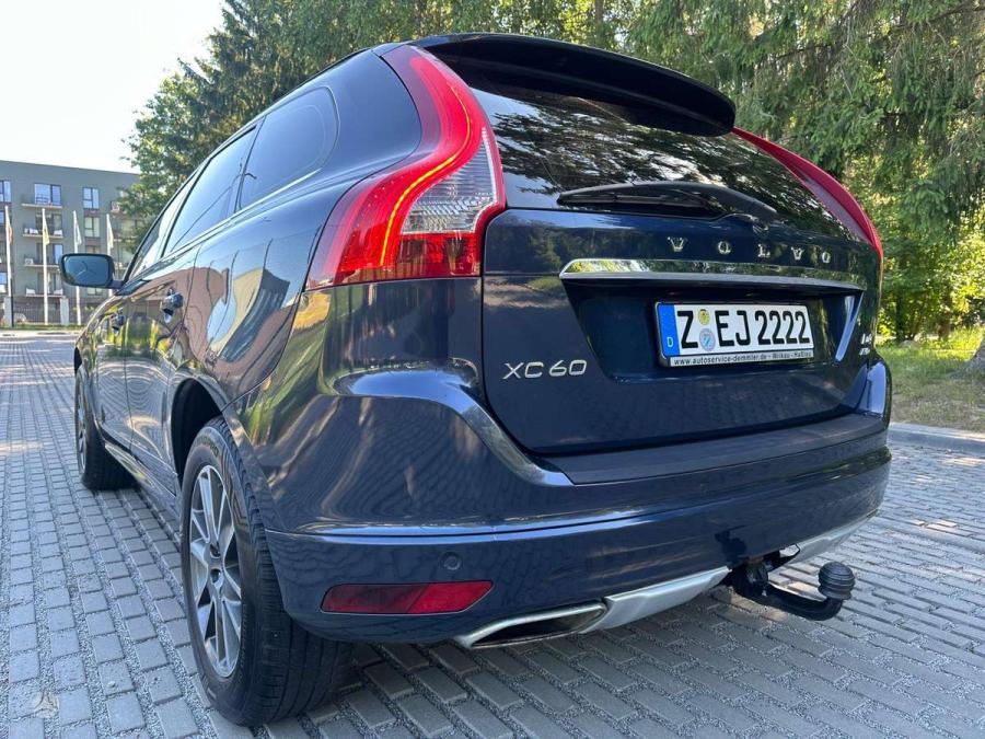 Blue Volvo XC60 2014 in Vilnius, with an engine capacity of 2.40 L and mileage of 276 thousand km for 12900 €, photo 7 on AUTOMOTO.COM.LV