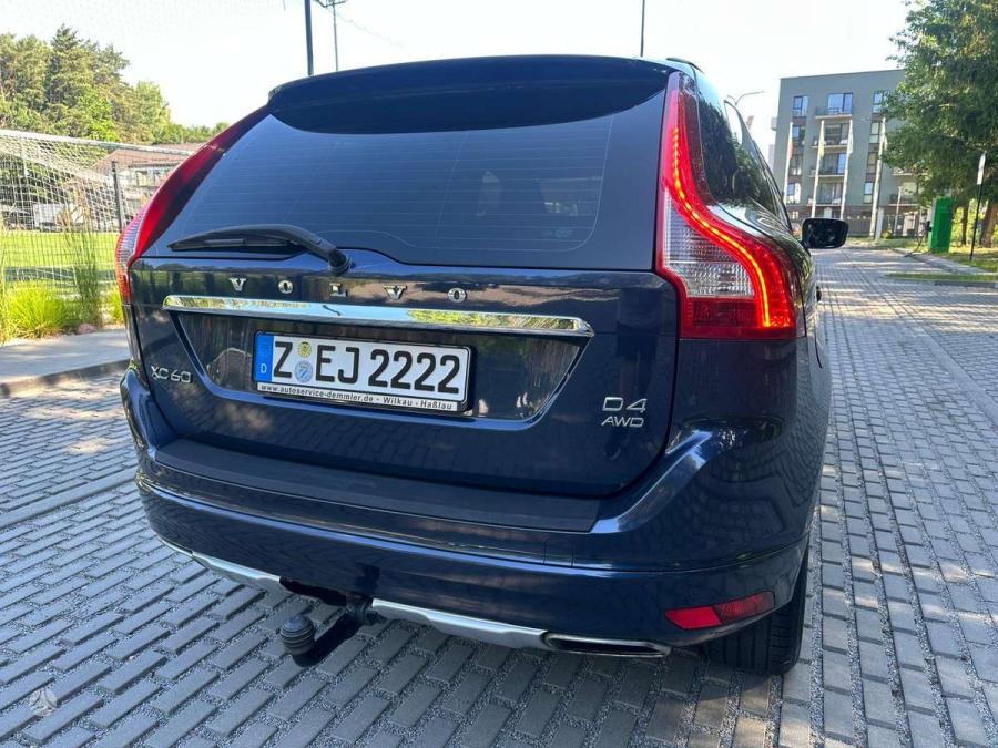 Blue Volvo XC60 2014 in Vilnius, with an engine capacity of 2.40 L and mileage of 276 thousand km for 12900 €, photo 10 on AUTOMOTO.COM.LV