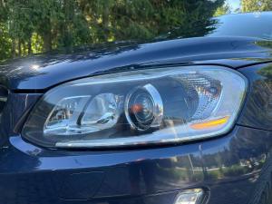 Blue Volvo XC60 2014 in Vilnius, with an engine capacity of 2.40 L and mileage of 276 thousand km for 12900 €, photo 15 on AUTOMOTO.COM.LV