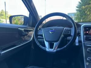 Blue Volvo XC60 2014 in Vilnius, with an engine capacity of 2.40 L and mileage of 276 thousand km for 12900 €, photo 20 on AUTOMOTO.COM.LV