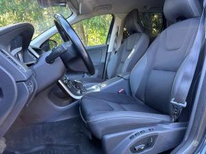 Blue Volvo XC60 2014 in Vilnius, with an engine capacity of 2.40 L and mileage of 276 thousand km for 12900 €, photo 26 on AUTOMOTO.COM.LV