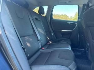Blue Volvo XC60 2014 in Vilnius, with an engine capacity of 2.40 L and mileage of 276 thousand km for 12900 €, photo 28 on AUTOMOTO.COM.LV