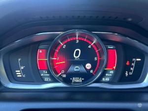 Blue Volvo XC60 2014 in Vilnius, with an engine capacity of 2.40 L and mileage of 276 thousand km for 12900 €, photo 37 on AUTOMOTO.COM.LV