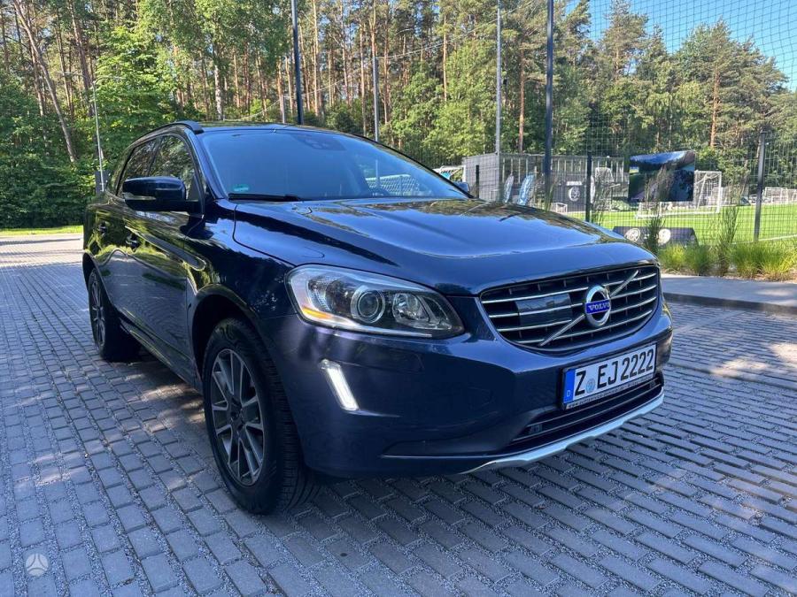 Blue Volvo XC60 2014 in Vilnius, with an engine capacity of 2.40 L and mileage of 276 thousand km for 12500 €, photo 12 on AUTOMOTO.COM.LV