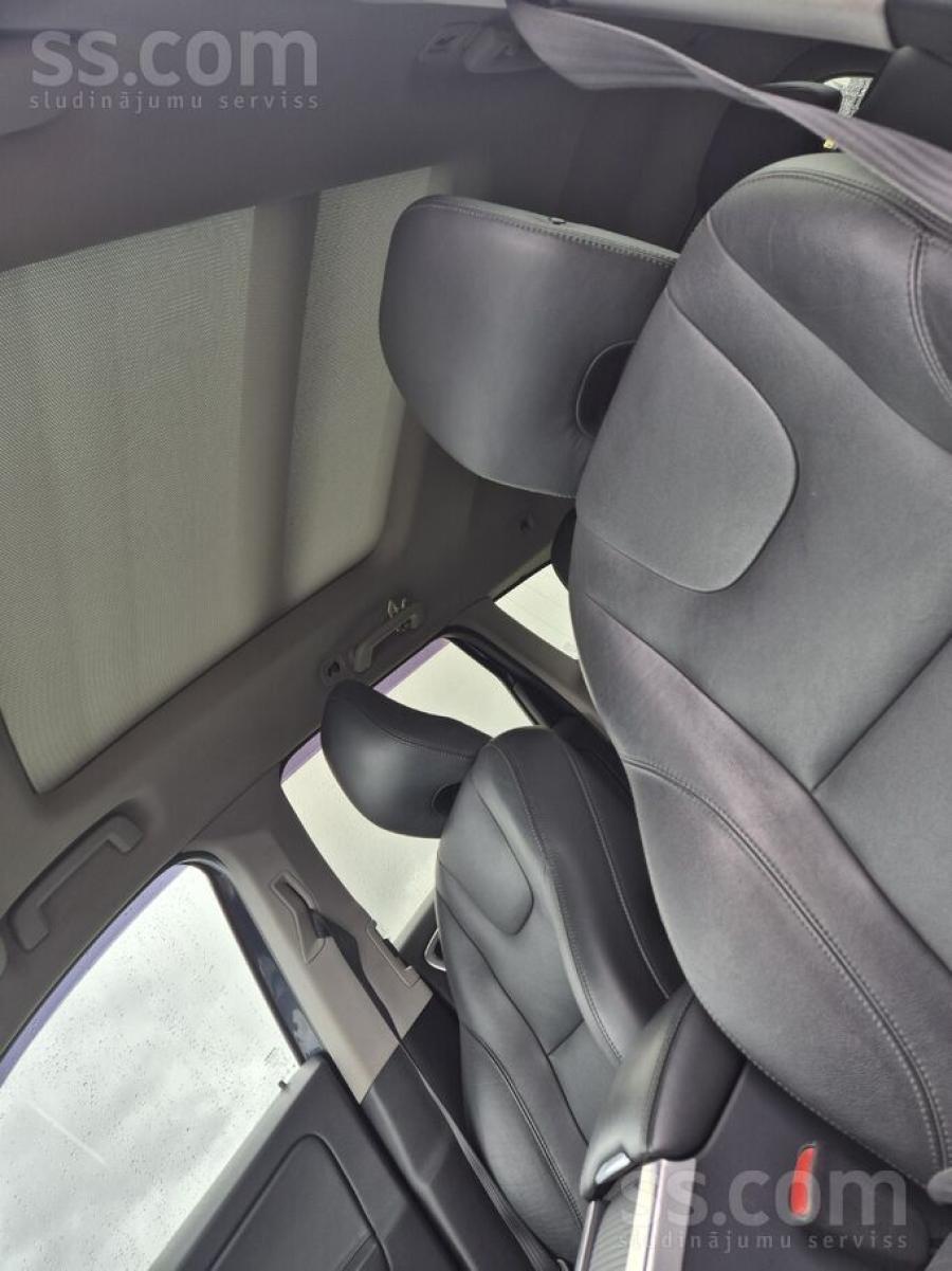 Zils Volvo XC60 2014 Liepāja, ar dzinēja tilpumu 2.00 L un nobraukumu 279 tūkst. km par 9200 €, foto 16 vietnē AUTOMOTO.COM.LV