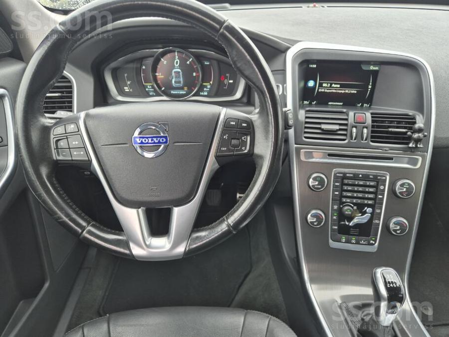 Zils Volvo XC60 2014 Liepāja, ar dzinēja tilpumu 2.00 L un nobraukumu 279 tūkst. km par 9200 €, foto 20 vietnē AUTOMOTO.COM.LV