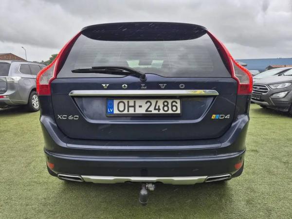 Blue Volvo XC60 2014 in Liepaja, with an engine capacity of 2.00 L and mileage of 279 thousand km for 9200 €, photo 7 on AUTOMOTO.COM.LV
