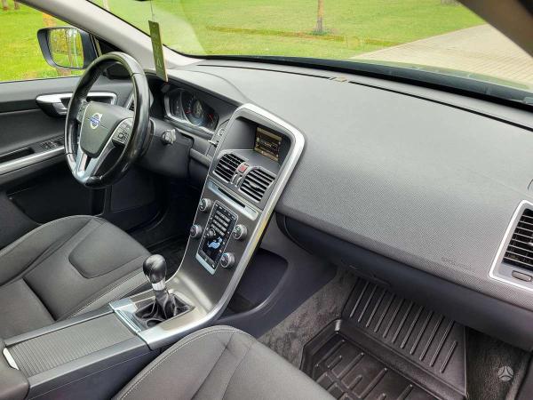 Blue Volvo XC60 2014 in Siauliai, with an engine capacity of 2.00 L and mileage of 340 thousand km for 7550 €, photo 7 on AUTOMOTO.COM.LV