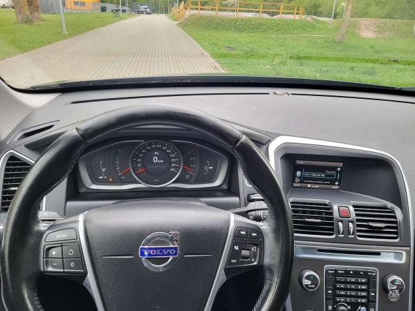 Blue Volvo XC60 2014 in Siauliai, with an engine capacity of 2.00 L and mileage of 340 thousand km for 7550 €, photo 10 on AUTOMOTO.COM.LV