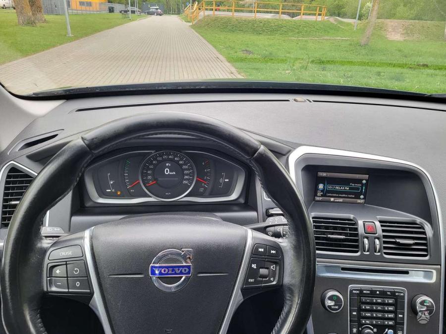 Blue Volvo XC60 2014 in Siauliai, with an engine capacity of 2.00 L and mileage of 340 thousand km for 7550 €, photo 11 on AUTOMOTO.COM.LV
