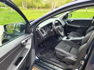Blue Volvo XC60 2014 in Siauliai, with an engine capacity of 2.00 L and mileage of 340 thousand km for 7550 €, photo 19 on AUTOMOTO.COM.LV