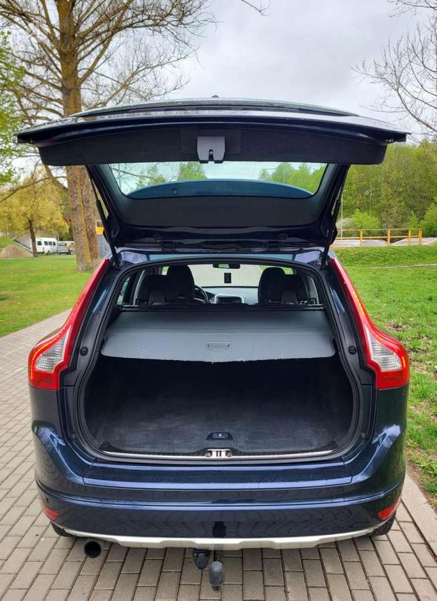 Blue Volvo XC60 2014 in Siauliai, with an engine capacity of 2.00 L and mileage of 340 thousand km for 7550 €, photo 24 on AUTOMOTO.COM.LV