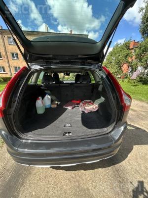 Zils Volvo XC60 2014 Jelgava, ar dzinēja tilpumu 2.00 L un nobraukumu 253 tūkst. km par 12000 €, foto 5 vietnē AUTOMOTO.COM.LV