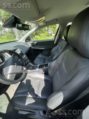 Zils Volvo XC60 2014 Jelgava, ar dzinēja tilpumu 2.00 L un nobraukumu 253 tūkst. km par 12000 €, foto 8 vietnē AUTOMOTO.COM.LV
