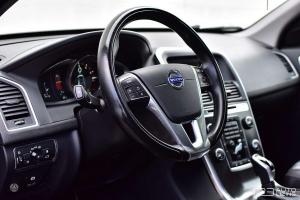 Blue Volvo XC60 2014 in Kretinga, with an engine capacity of 3.20 L and mileage of 281 thousand km for 10999 €, photo 27 on AUTOMOTO.COM.LV