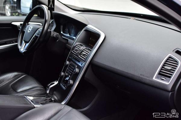Zils Volvo XC60 2014 Kretinga, ar dzinēja tilpumu 3.20 L un nobraukumu 281 tūkst. km par 10999 €, foto 3 vietnē AUTOMOTO.COM.LV