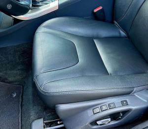 Blue Volvo XC60 2014 in Utena, with an engine capacity of 2.40 L and mileage of 326 thousand km for 13999 €, photo 6 on AUTOMOTO.COM.LV