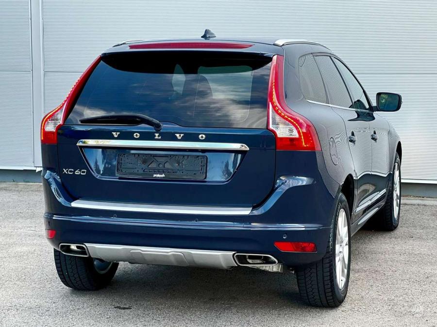 Blue Volvo XC60 2014 in Utena, with an engine capacity of 2.40 L and mileage of 326 thousand km for 13999 €, photo 9 on AUTOMOTO.COM.LV