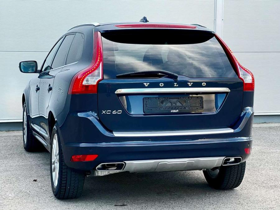 Blue Volvo XC60 2014 in Utena, with an engine capacity of 2.40 L and mileage of 326 thousand km for 13999 €, photo 13 on AUTOMOTO.COM.LV