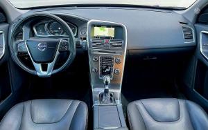 Blue Volvo XC60 2014 in Utena, with an engine capacity of 2.40 L and mileage of 326 thousand km for 13999 €, photo 14 on AUTOMOTO.COM.LV