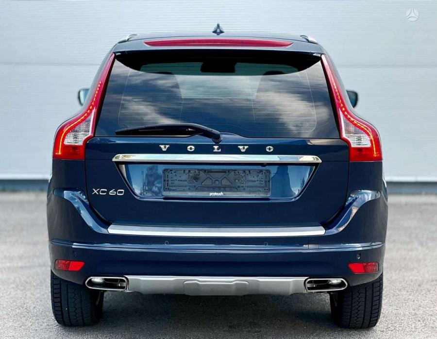 Blue Volvo XC60 2014 in Utena, with an engine capacity of 2.40 L and mileage of 326 thousand km for 13999 €, photo 17 on AUTOMOTO.COM.LV