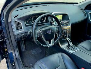 Blue Volvo XC60 2014 in Utena, with an engine capacity of 2.40 L and mileage of 326 thousand km for 13999 €, photo 18 on AUTOMOTO.COM.LV
