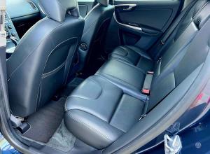 Blue Volvo XC60 2014 in Utena, with an engine capacity of 2.40 L and mileage of 326 thousand km for 13999 €, photo 22 on AUTOMOTO.COM.LV