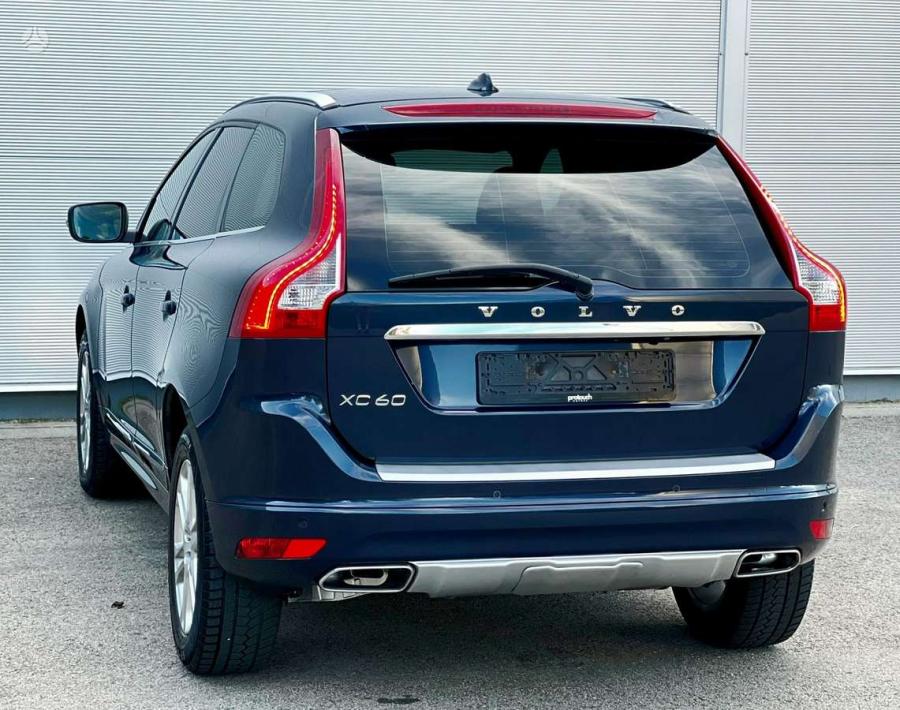 Blue Volvo XC60 2014 in Utena, with an engine capacity of 2.40 L and mileage of 326 thousand km for 13999 €, photo 29 on AUTOMOTO.COM.LV