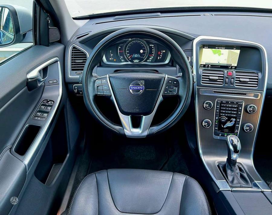 Blue Volvo XC60 2014 in Utena, with an engine capacity of 2.40 L and mileage of 326 thousand km for 13999 €, photo 30 on AUTOMOTO.COM.LV