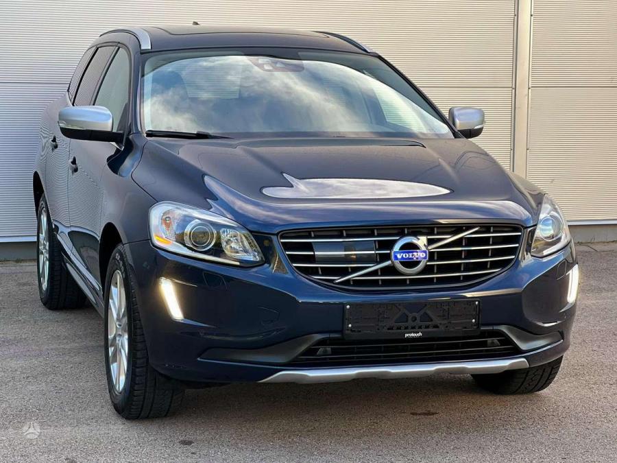 Blue Volvo XC60 2014 in Utena, with an engine capacity of 2.40 L and mileage of 326 thousand km for 13999 €, photo 39 on AUTOMOTO.COM.LV