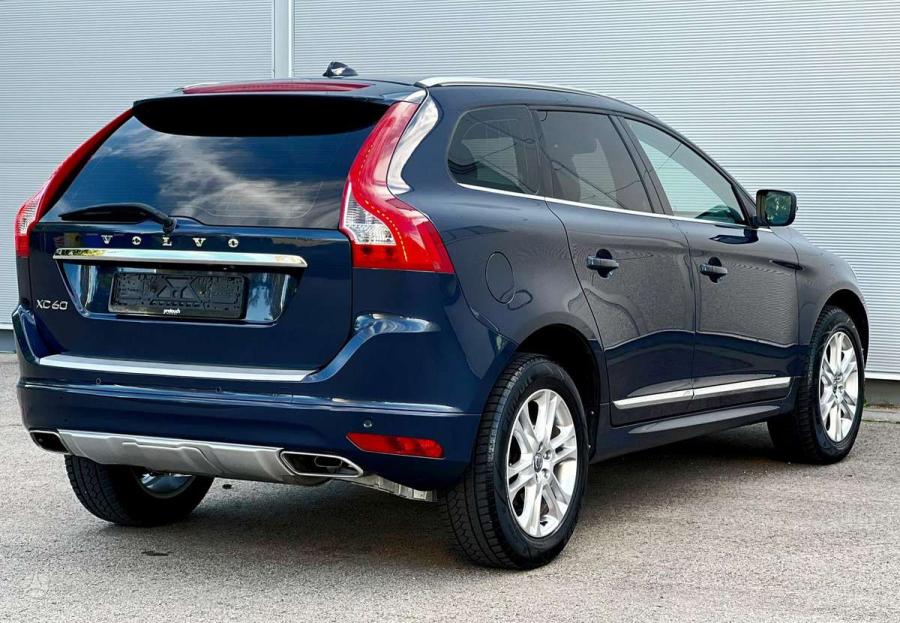 Blue Volvo XC60 2014 in Utena, with an engine capacity of 2.40 L and mileage of 326 thousand km for 13999 €, photo 54 on AUTOMOTO.COM.LV