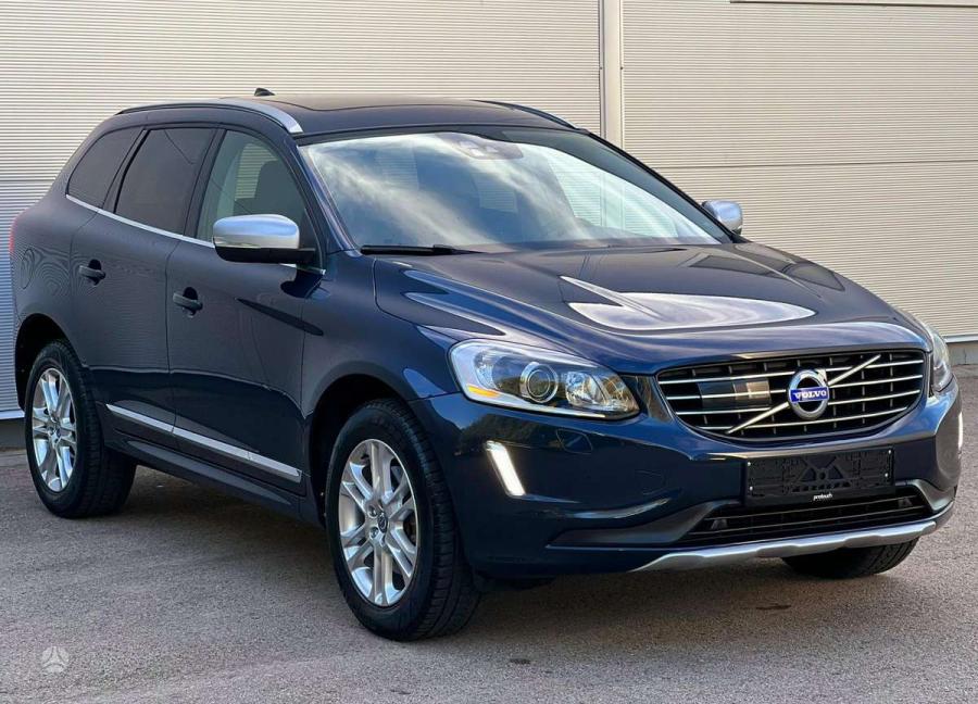 Blue Volvo XC60 2014 in Utena, with an engine capacity of 2.40 L and mileage of 326 thousand km for 13999 €, photo 56 on AUTOMOTO.COM.LV