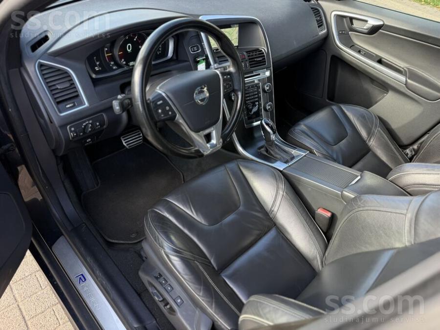 Zils Volvo XC60 2014 Rīga, ar dzinēja tilpumu 2.00 L un nobraukumu 253 tūkst. km par 12555 €, foto 20 vietnē AUTOMOTO.COM.LV
