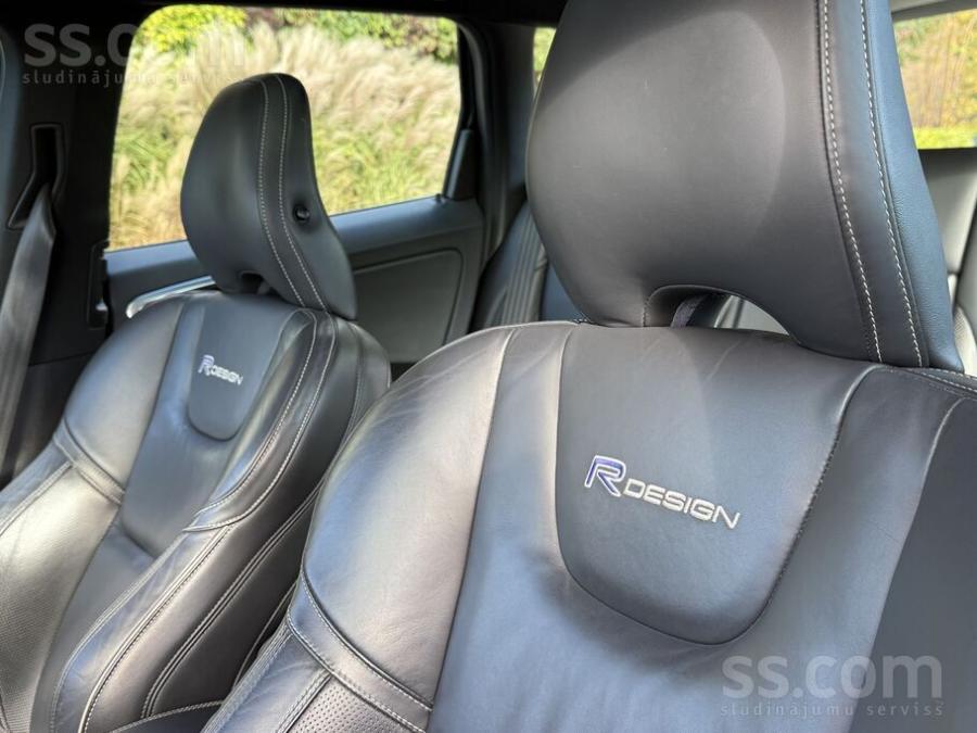 Zils Volvo XC60 2014 Rīga, ar dzinēja tilpumu 2.00 L un nobraukumu 253 tūkst. km par 12555 €, foto 21 vietnē AUTOMOTO.COM.LV