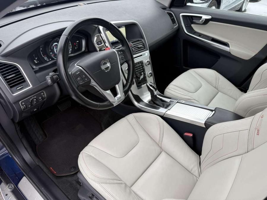 Blue Volvo XC60 2015 in Vilnius, with an engine capacity of 2.00 L and mileage of 244 thousand km for 11800 €, photo 21 on AUTOMOTO.COM.LV