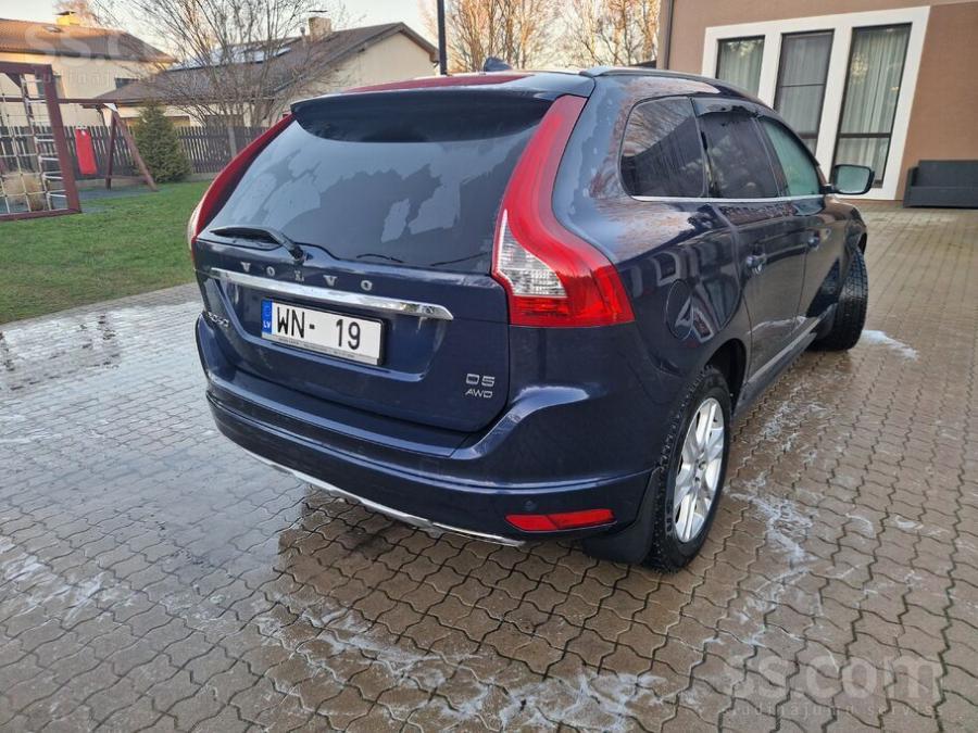 Blue Volvo XC60 2015 in Tukums, with an engine capacity of 2.40 L and mileage of 186 thousand km for 15200 €, photo 5 on AUTOMOTO.COM.LV