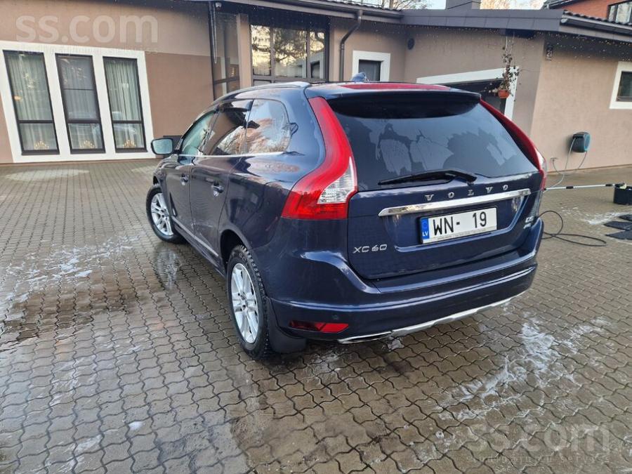 Blue Volvo XC60 2015 in Tukums, with an engine capacity of 2.40 L and mileage of 186 thousand km for 15200 €, photo 6 on AUTOMOTO.COM.LV